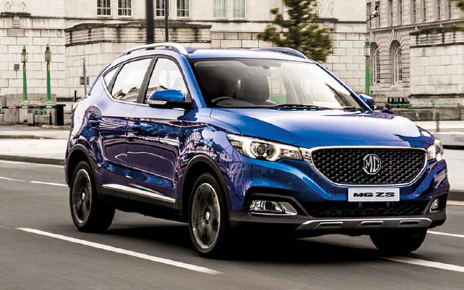 Comparison - MG ZS Exclusive 2018 - vs - Hyundai Kona Ultimate Electric 2019 | SUV Drive